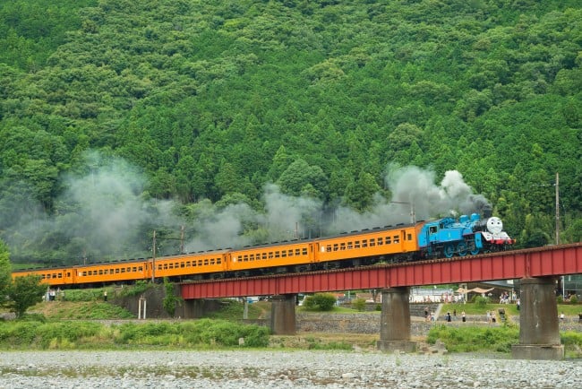 All aboard a real-life Thomas the Tank Engine in Japan!
