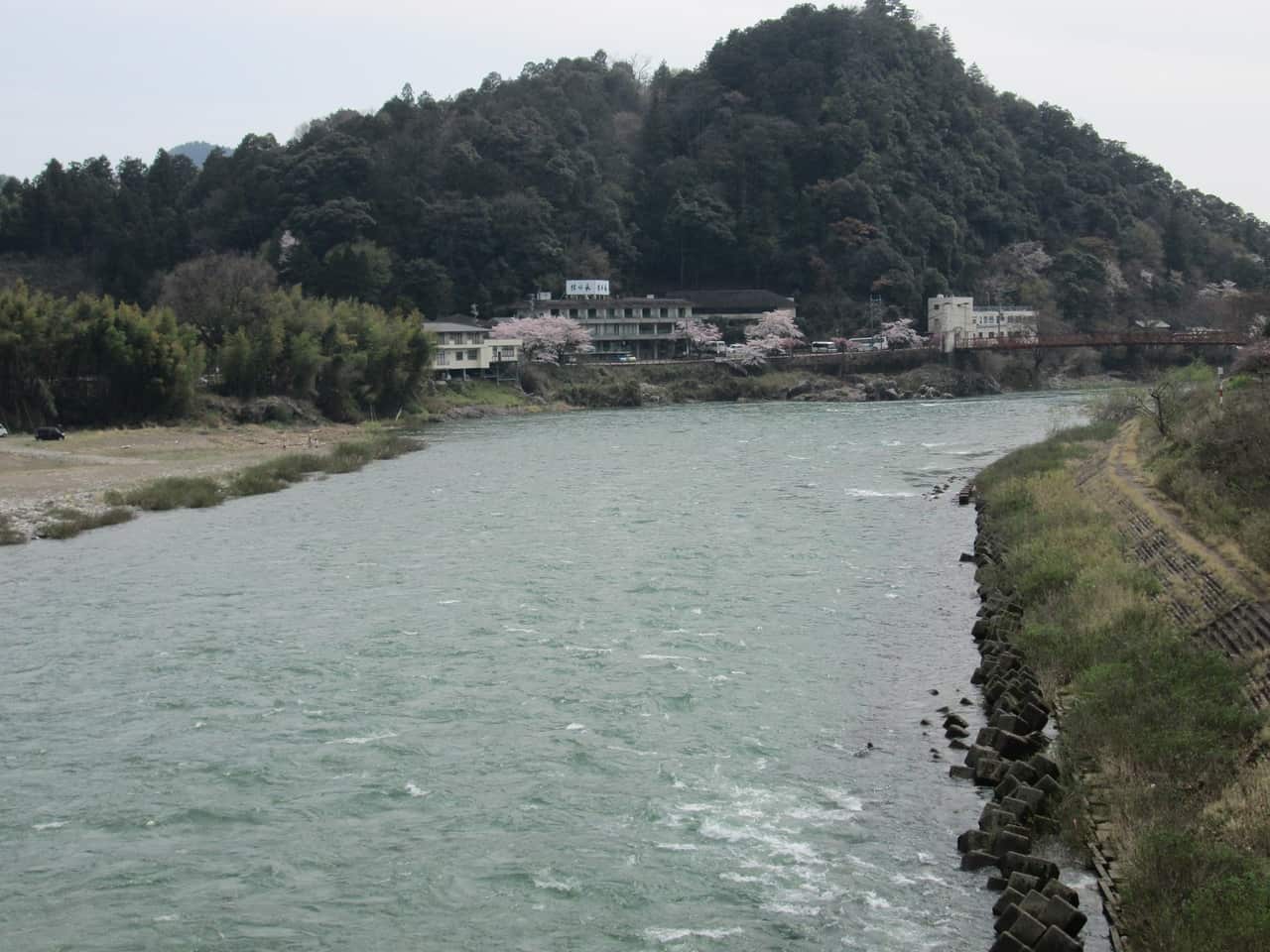 Mino City - Stroll Along the Nagara River
