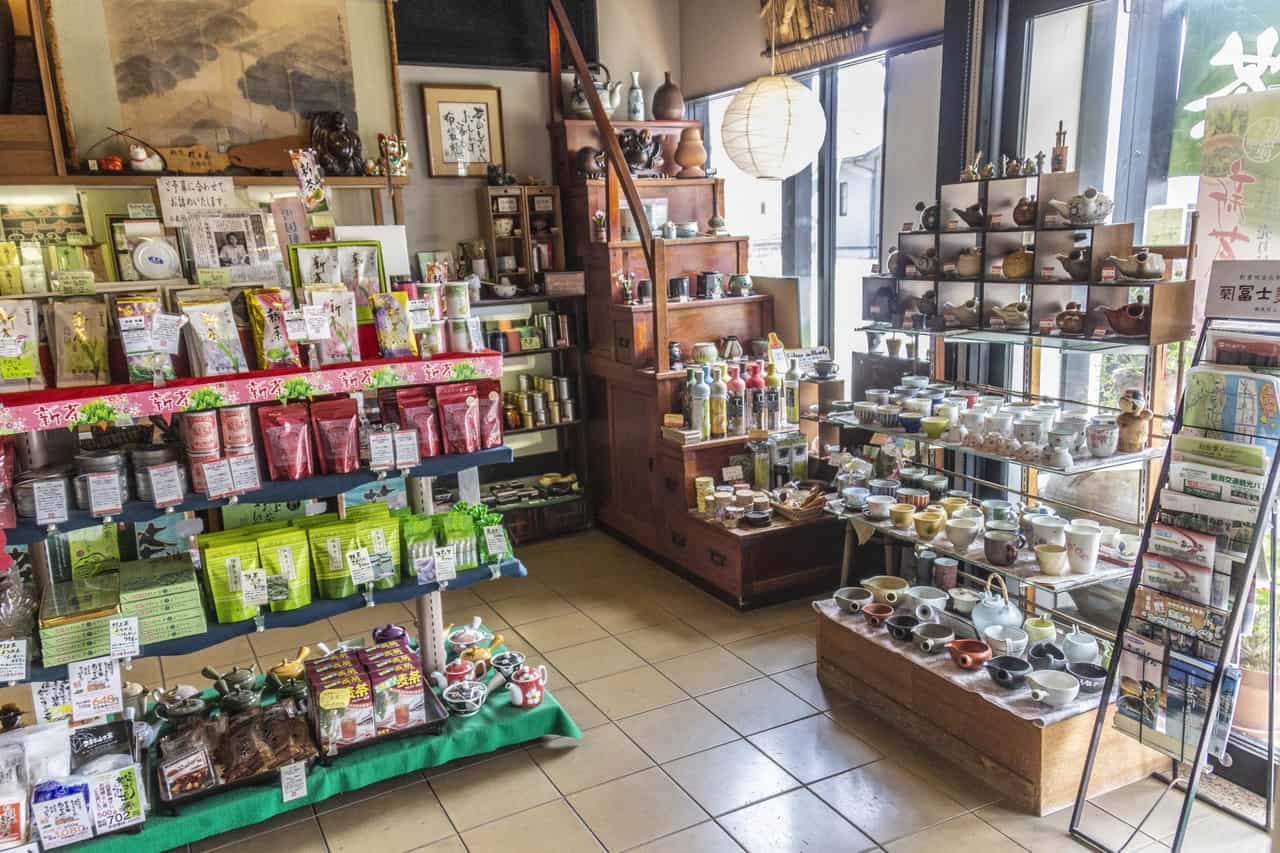 Discovering Japanese Tea Culture in Murakami