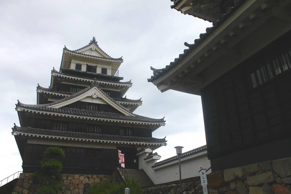 Walking tour of Nakatsu's castle town in Kyushu