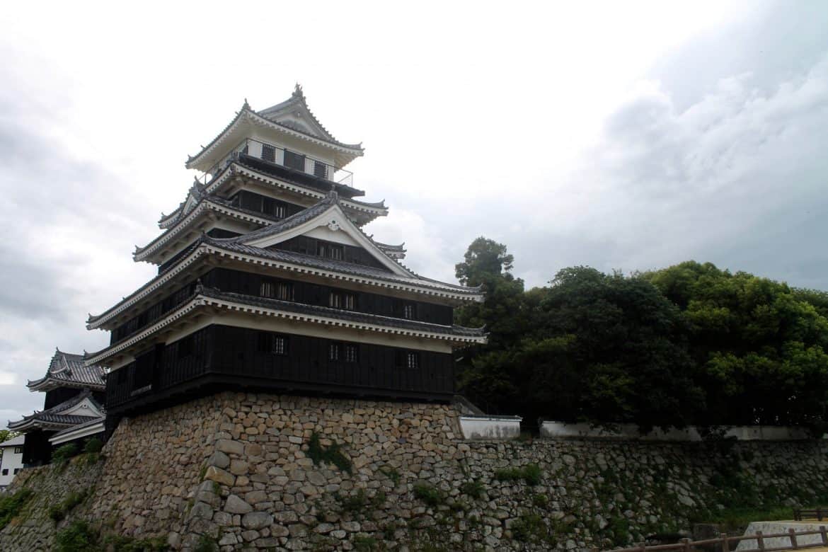 Walking tour of Nakatsu's castle town in Kyushu