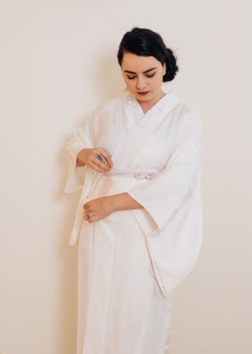 How to Wear a Kimono: With Step-by-Step Pictures and Video