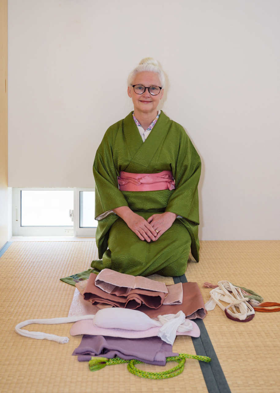 How To Tie a Nagoya Obi – With Pictures and Video