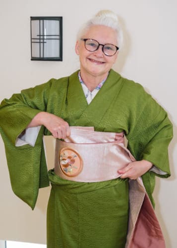 How To Tie a Nagoya Obi – With Pictures and Video