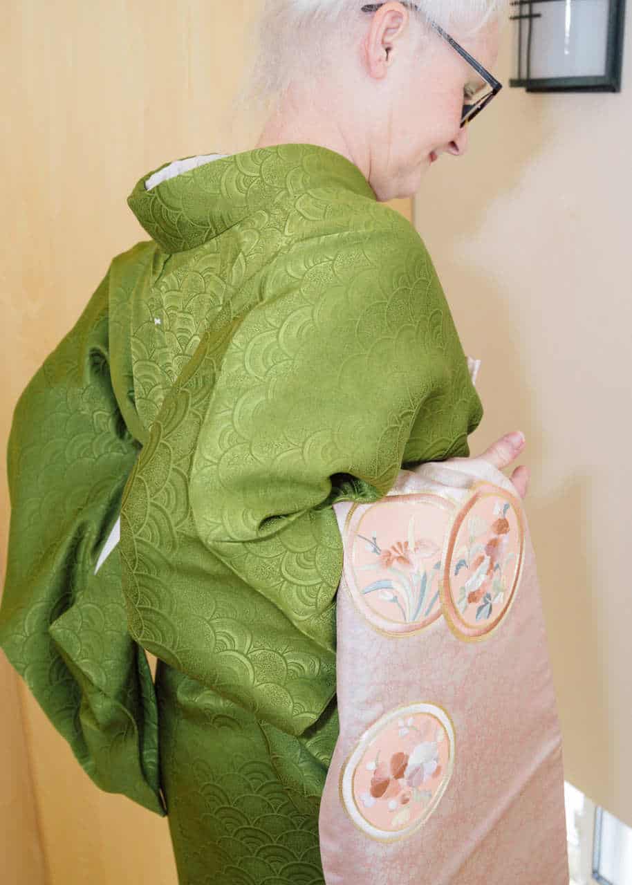 How To Tie a Nagoya Obi – With Pictures and Video