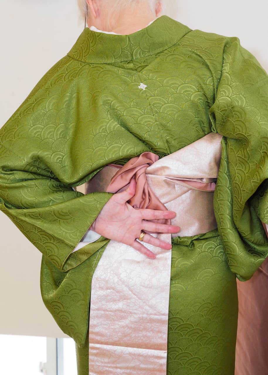 How To Tie a Nagoya Obi – With Pictures and Video