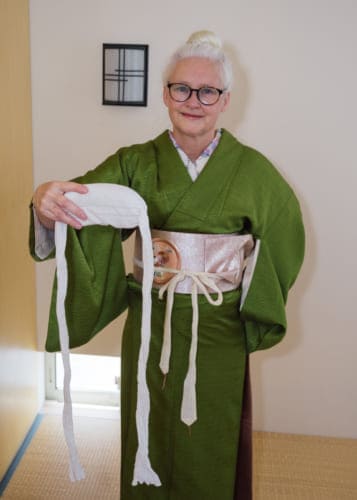 How To Tie a Nagoya Obi – With Pictures and Video
