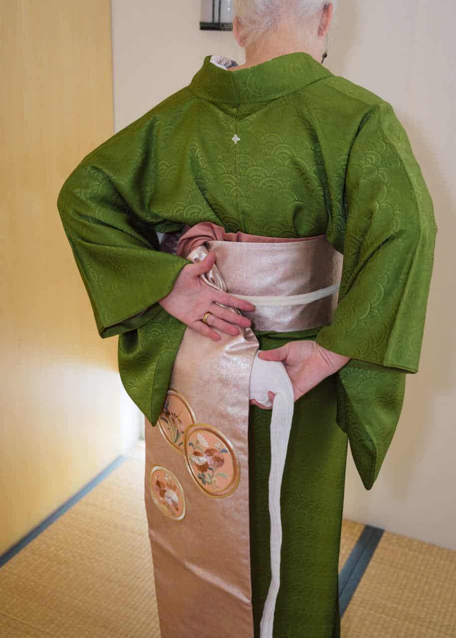 How To Tie a Nagoya Obi – With Pictures and Video