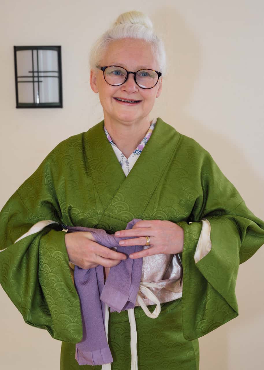 How To Tie a Nagoya Obi – With Pictures and Video