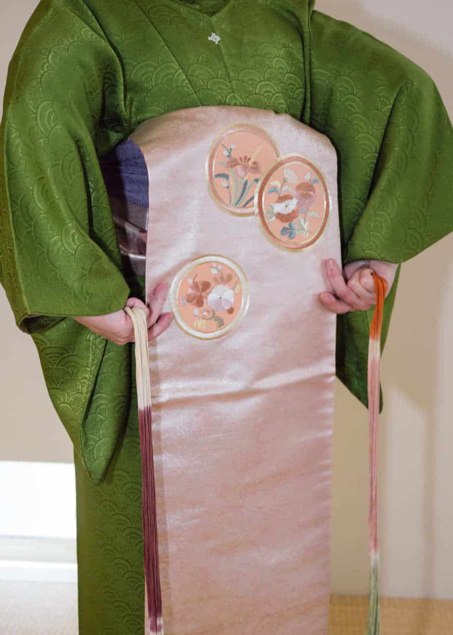 How To Tie a Nagoya Obi – With Pictures and Video