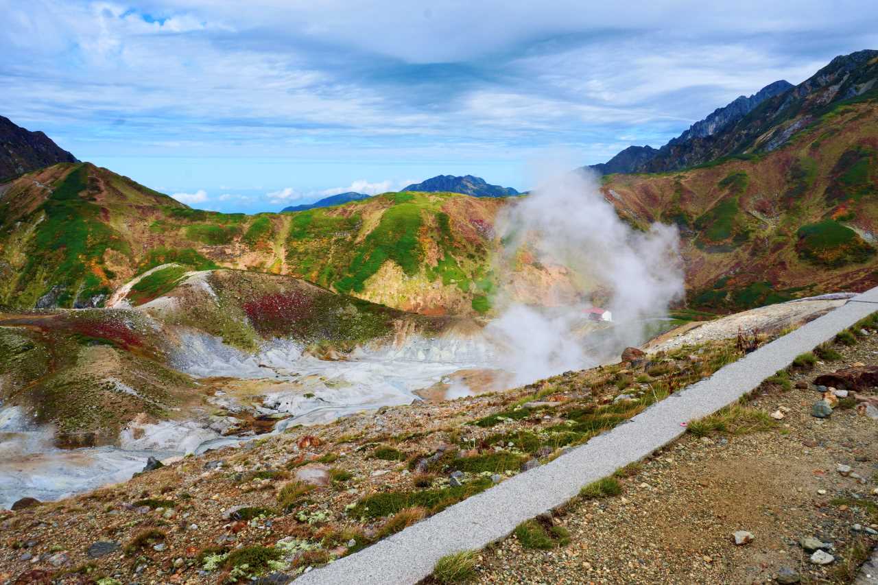 Go on an outdoor adventure with the Hokuriku Arch Pass