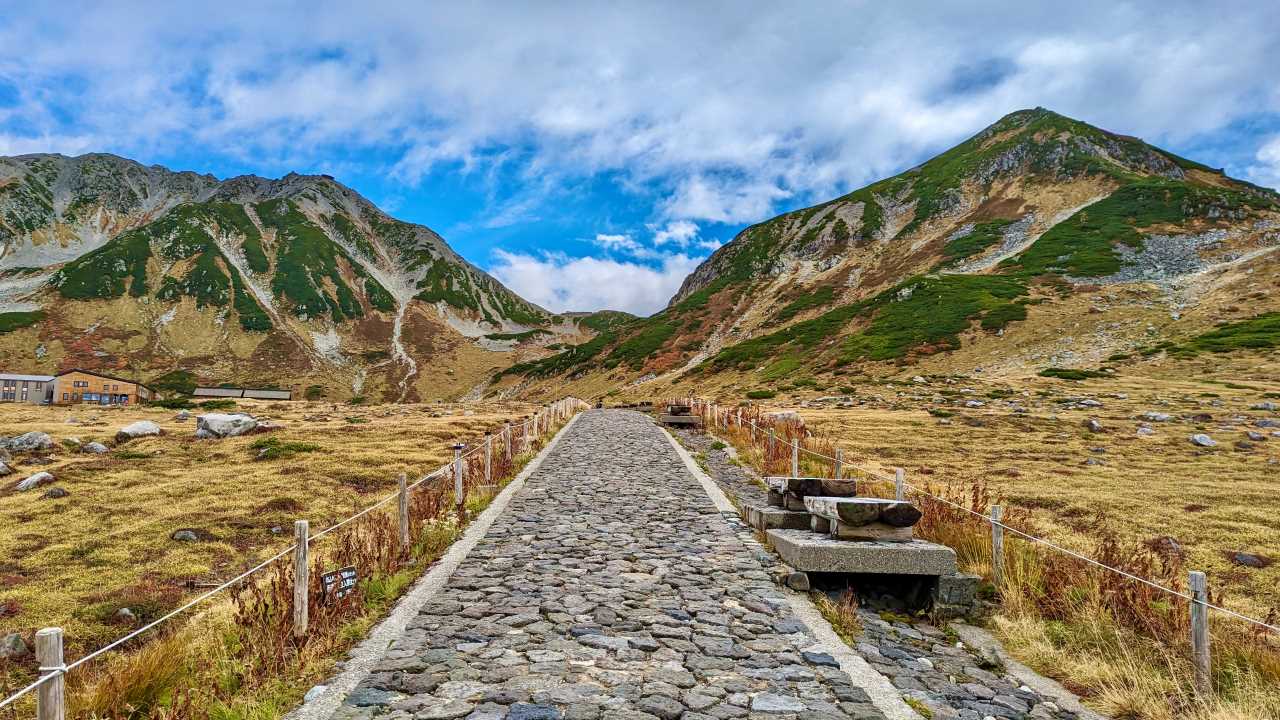 Go on an outdoor adventure with the Hokuriku Arch Pass