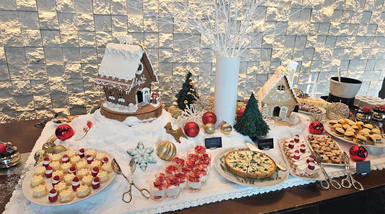 Enjoying the Sweet Side of Christmas in Japan