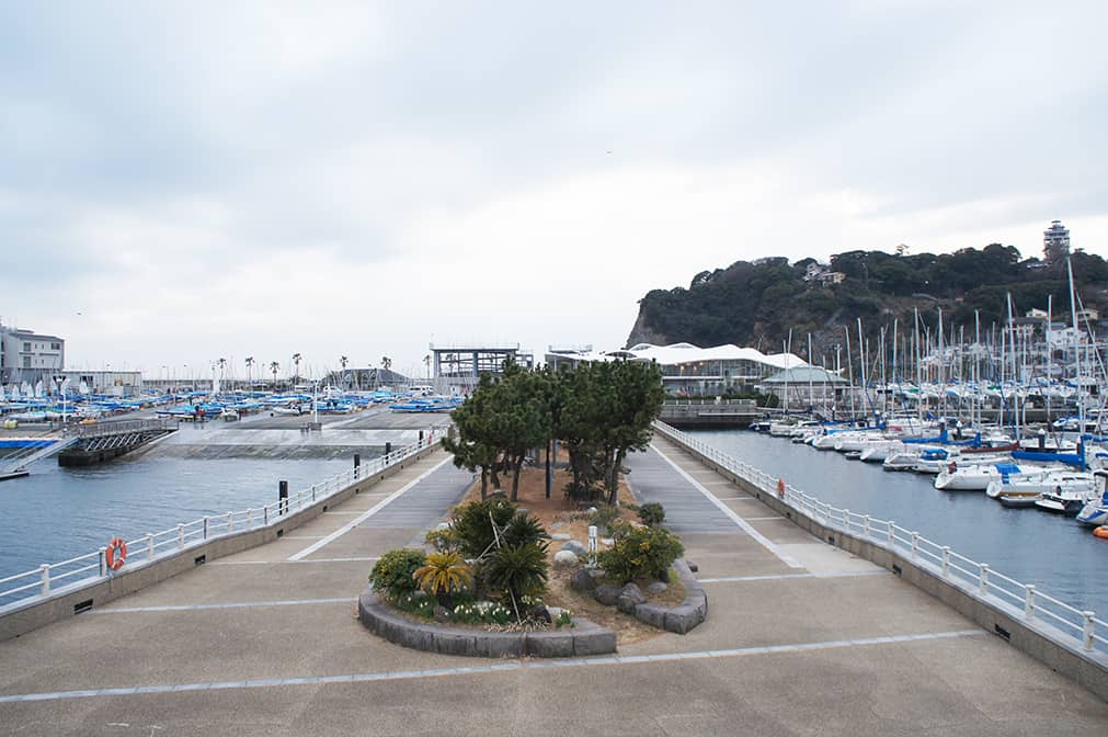 Le port d'Enoshima, haut-lieu de la voile à une heure de Tokyo