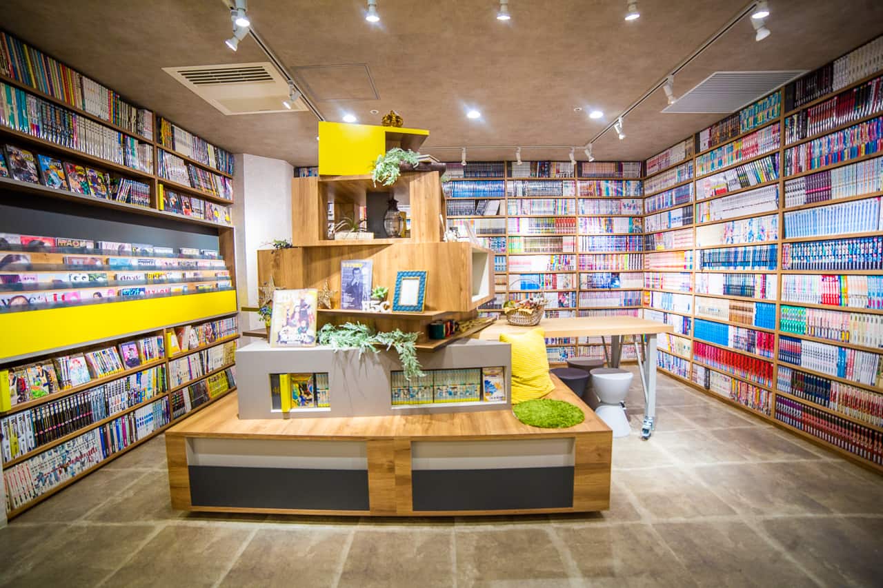 Les manga-cafés : un hébergement bon marché entouré des livres