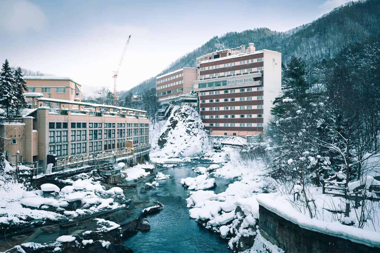 Jozankei, el pueblo onsen en Hokkaido rodeado de colores otoñales